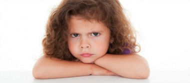 enfant boude - Drôles de mums