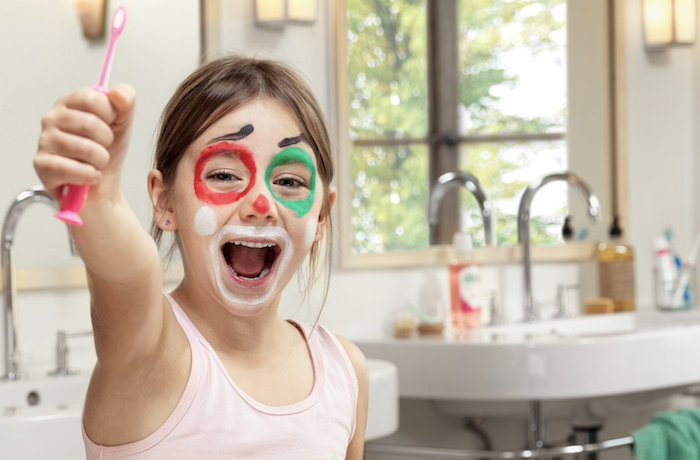 Nos conseils pour bien prendre soin des dents de bébé - Drôles de mums Nos conseils pour bien prendre soin des dents de bébé - Drôles de mums